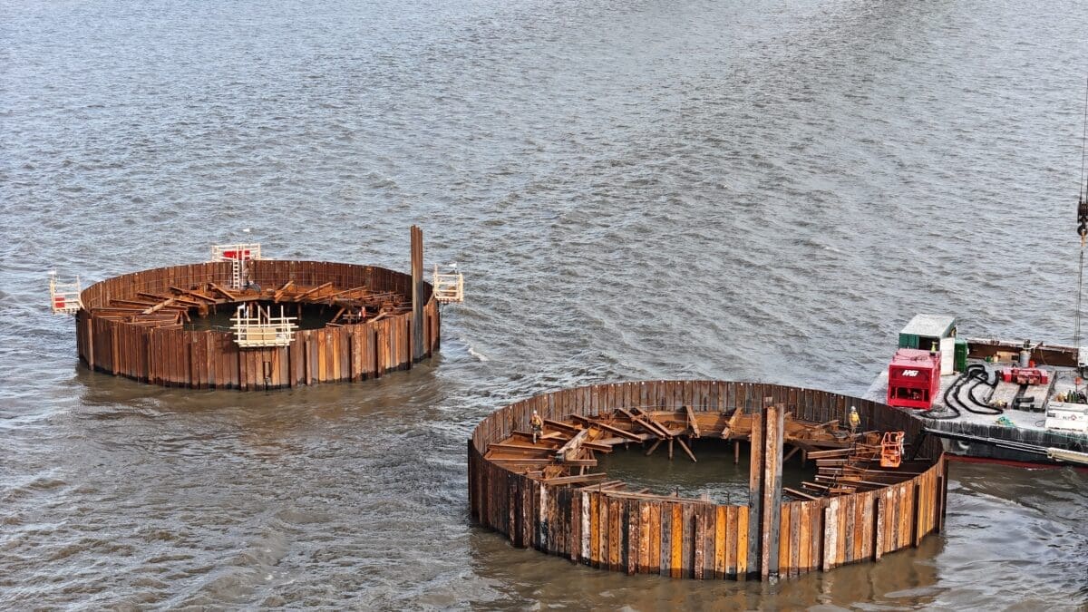 Memorial Bridge 'dolphins' Designed To Stop Ships Like Dali – Town ...
